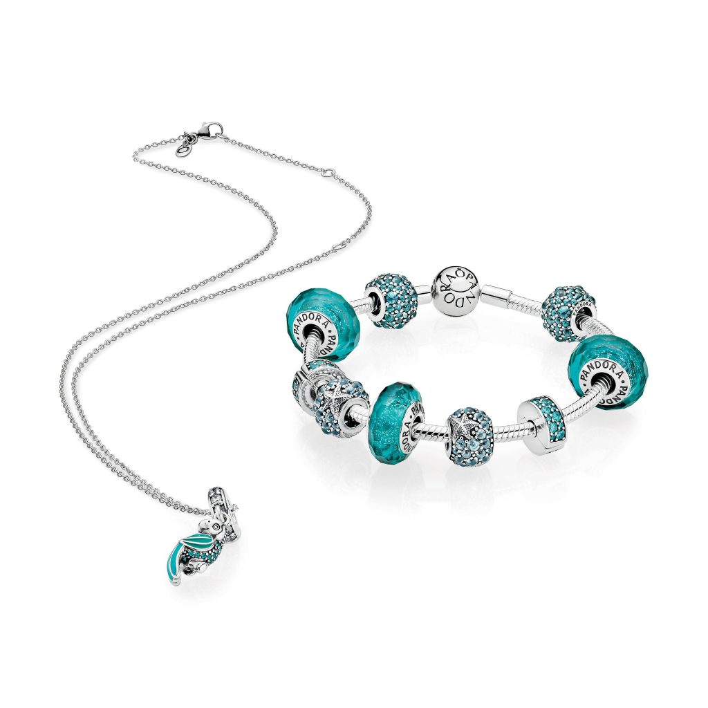 Trópusi kékség a Pandora nyári kollekciójában | Marie Claire