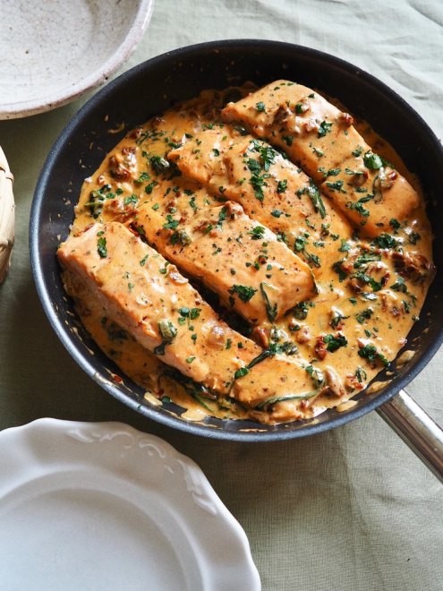 A legkrémesebb toszkán lazac 30 perc alatt | Marie Claire