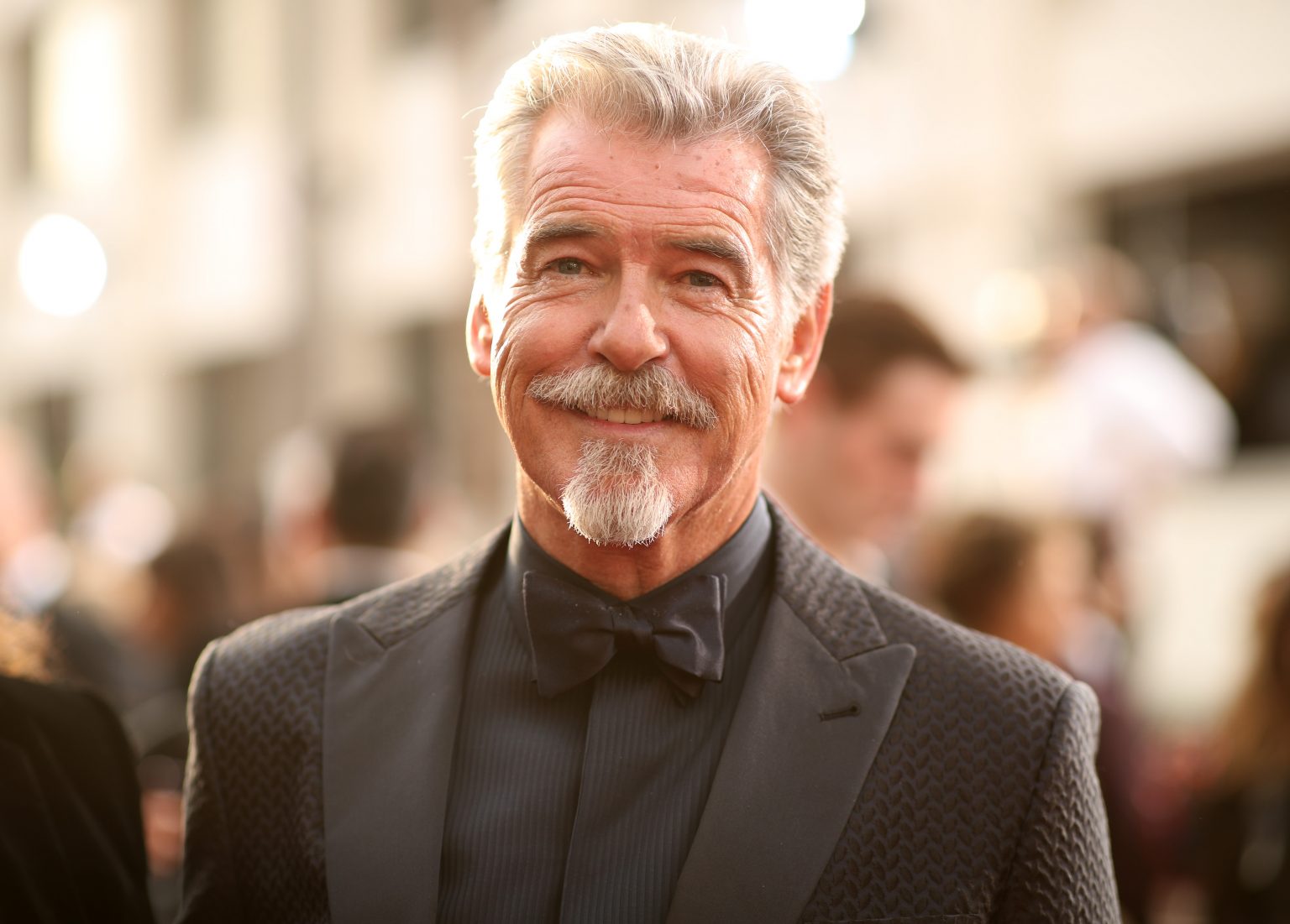Pierce Brosnan felismerhetetlen a legfrissebb képeken | Marie Claire
