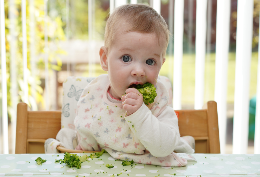 BLW: ez az igazság a hozzátáplálásról | Marie Claire