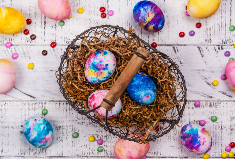 Húsvéti tojásfestés: ennél szórakoztatóbb még sosem volt