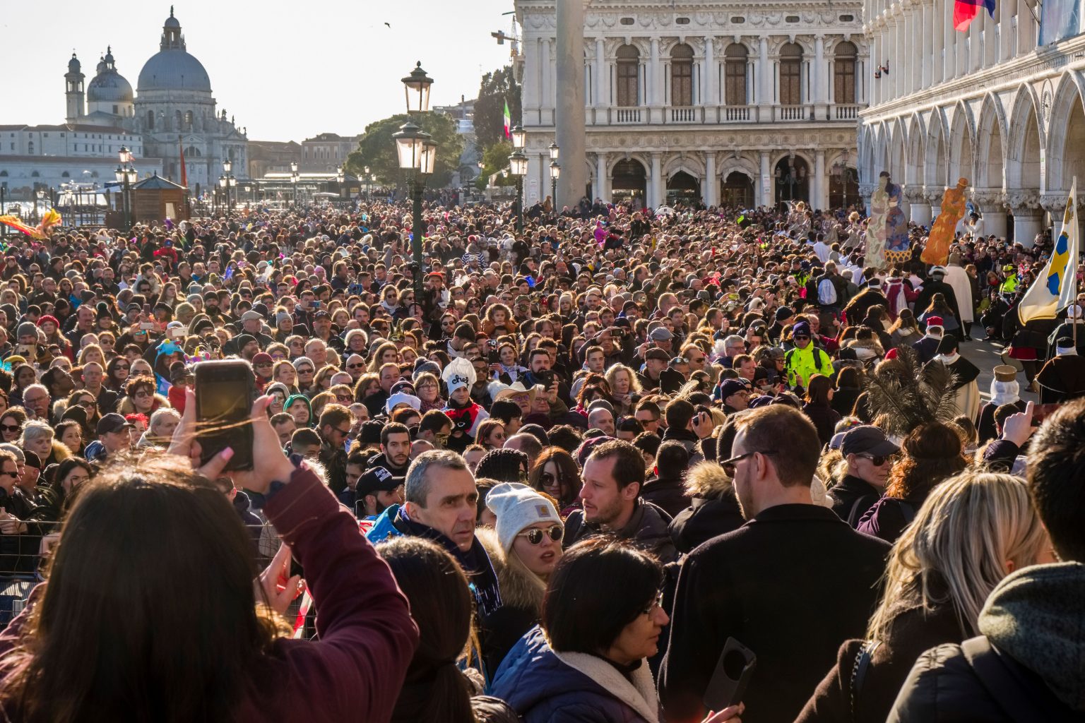 Velence belépődíjat vezet be: elegük van a tömegturizmusból