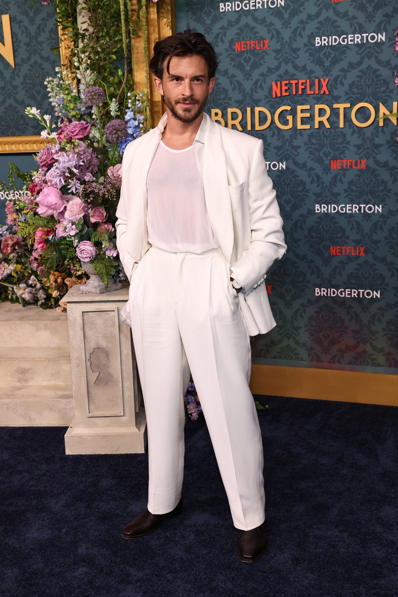 Bridgerton premier: csodás ruhákban vonultak a szereplők