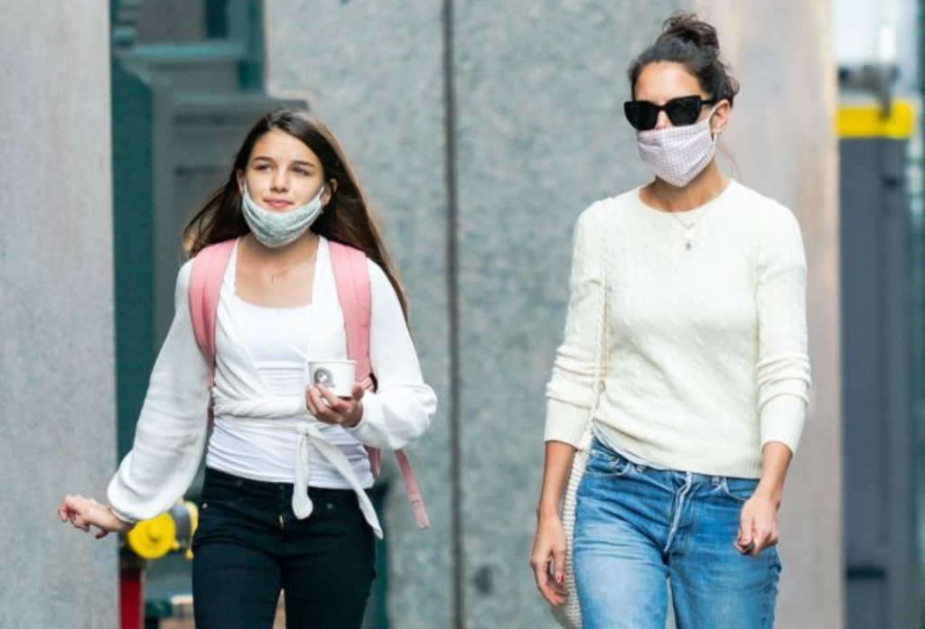 Suri Cruise hercegnőként ragyogott a szalagavató bálján