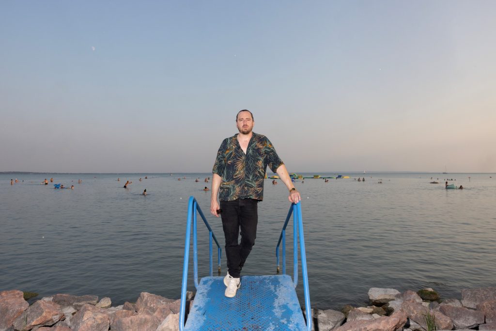 Interjú Simon Márton költővel a Hideg Pizza című kötetéről