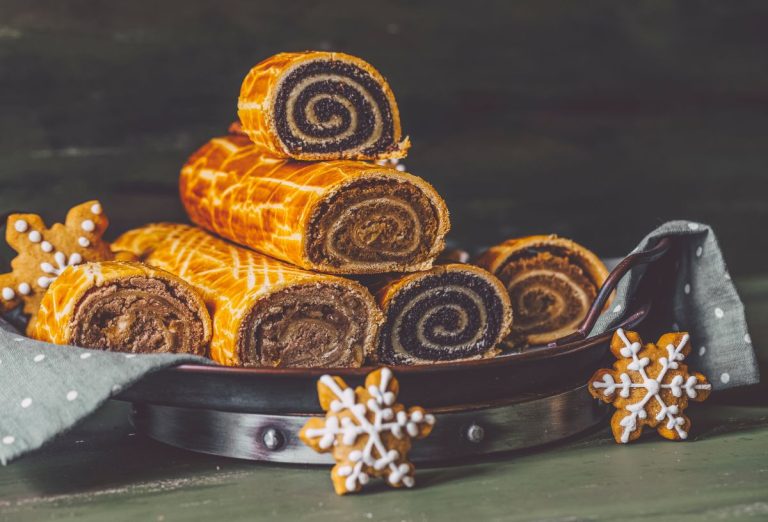 Klasszikus karácsonyi sütemények: bejglitől a habcsókig