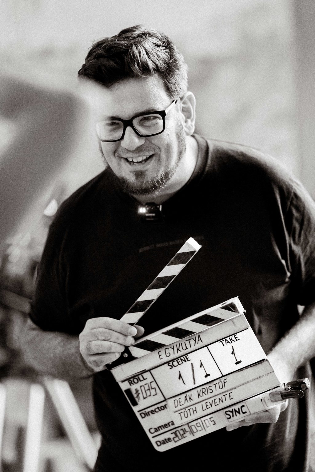 Deák Kristóf új filmje, az Egykutya egy zűrös este története