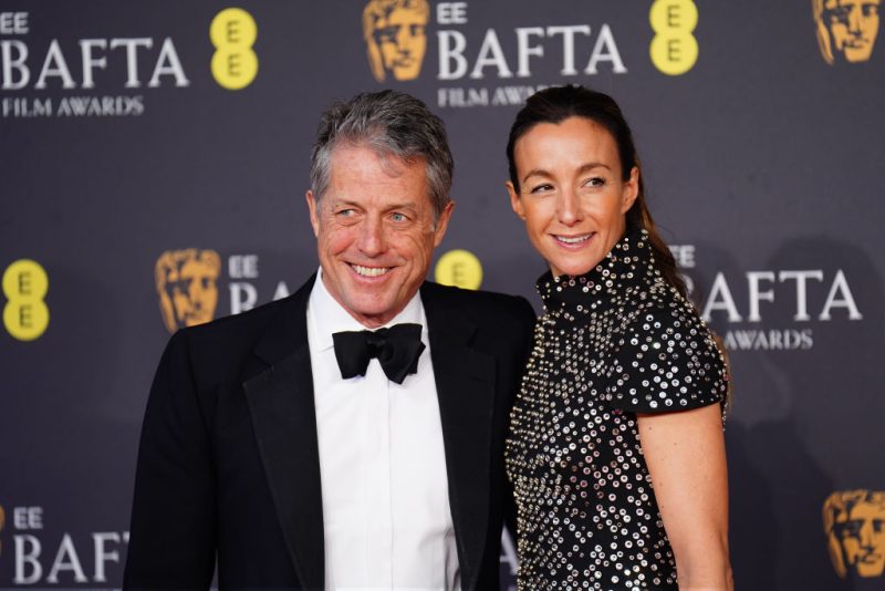 BAFTA 2025: Hugh Grant és fiatal felesége a vörös szőnyegen