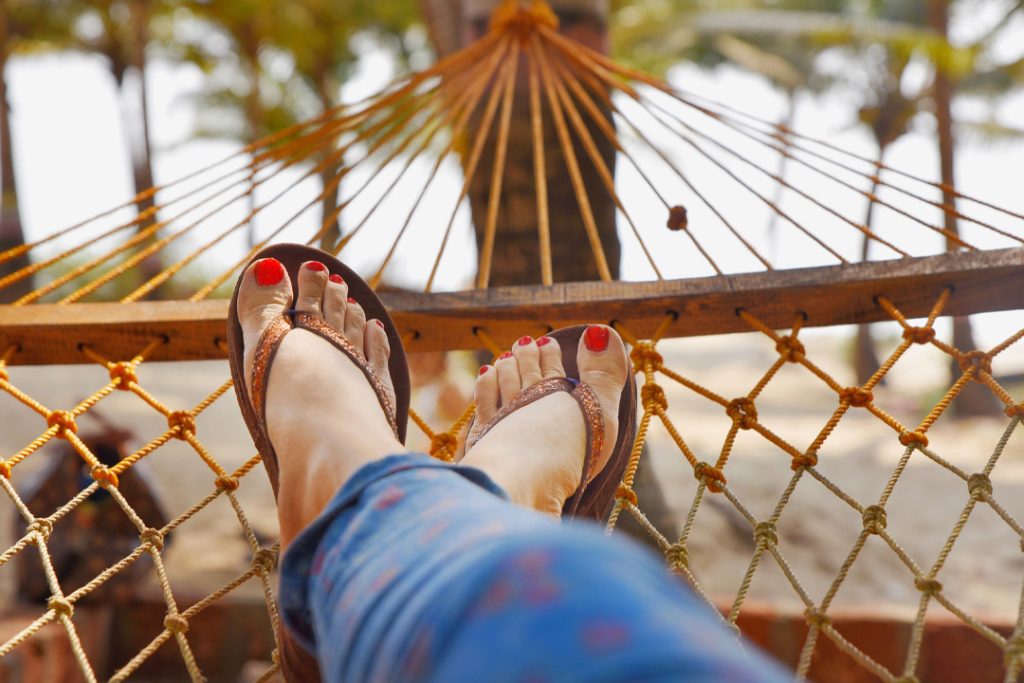 40 felett durva lábfájást okozhat a flip-flop papucs