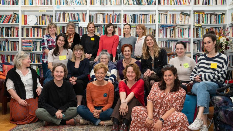 A NADE! adományozókörben nők segítenek fontos női ügyeket