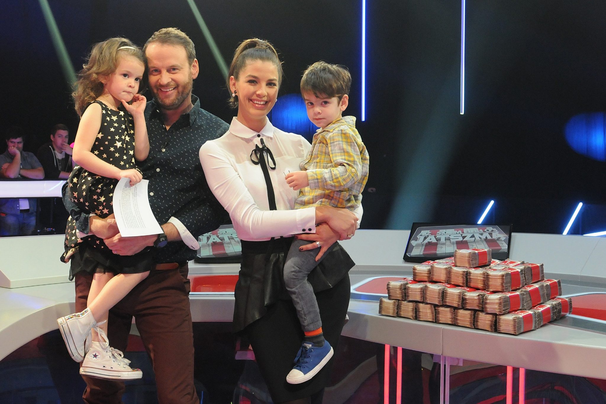 Ördög Nóra fia kész férfi, és nagyon hasonlít az édesanyjára